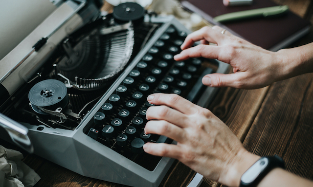 スマホのキーボード（Gboard）を QWERTY 配列に切り替えるには？ 設定方法などを解説